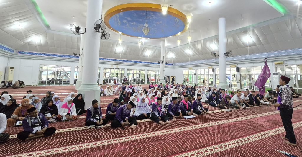 Langkah Suci dari Sidrap: KBIHU An-Nur Group Bimbing Jamaah Haji ...